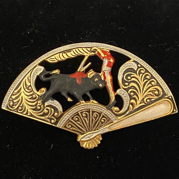 Jewelry | Vintage Damascene Fan Shaped Brooch With Bull And Bull ...